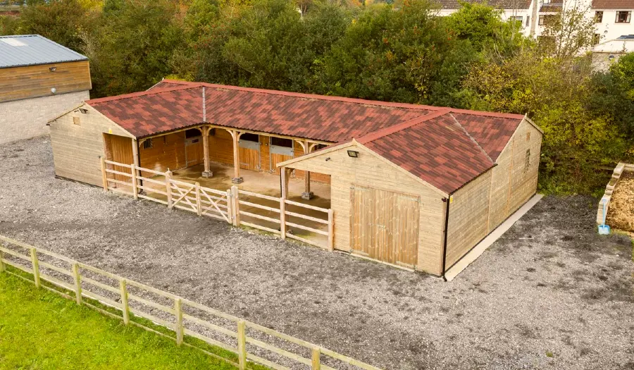 U-Shaped Stable Courtyard | 5 Stable U-Shaped Courtyard | Wooden Stables