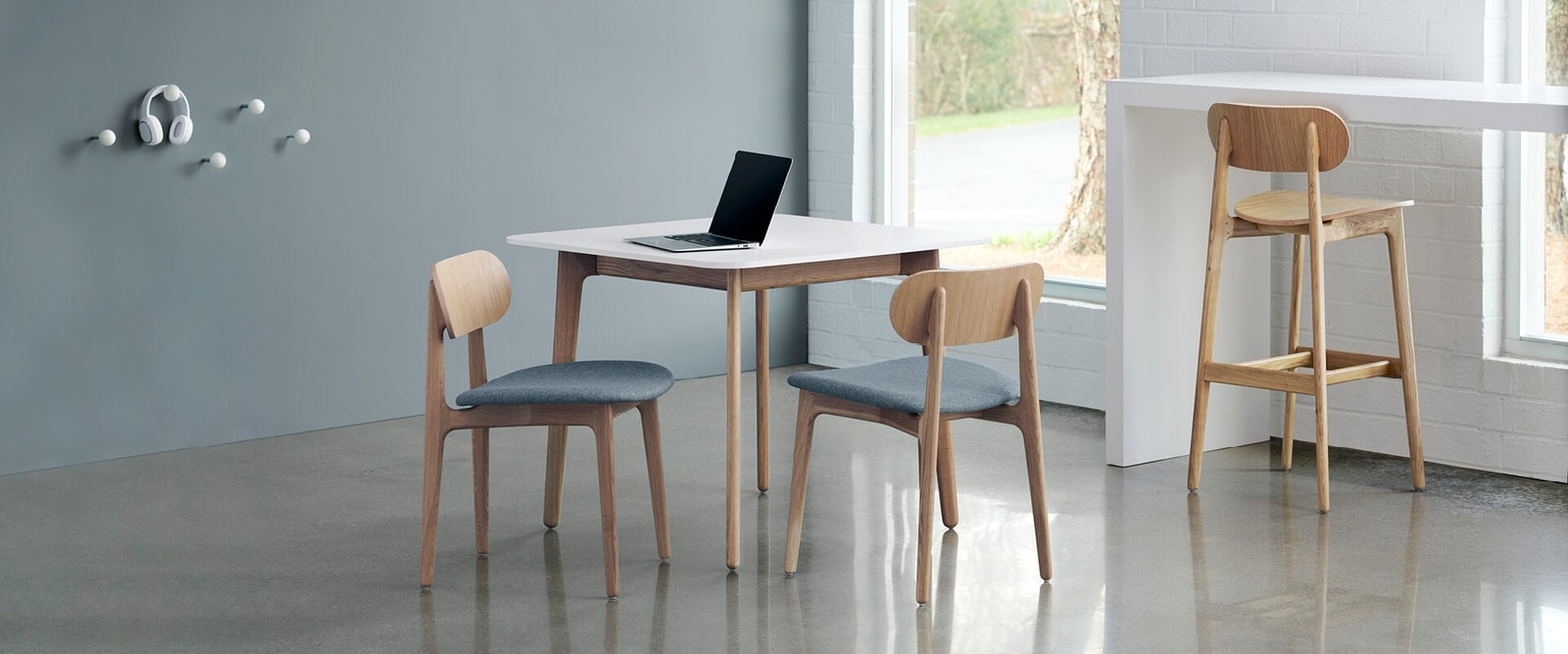 PLC Table | Davis Furniture