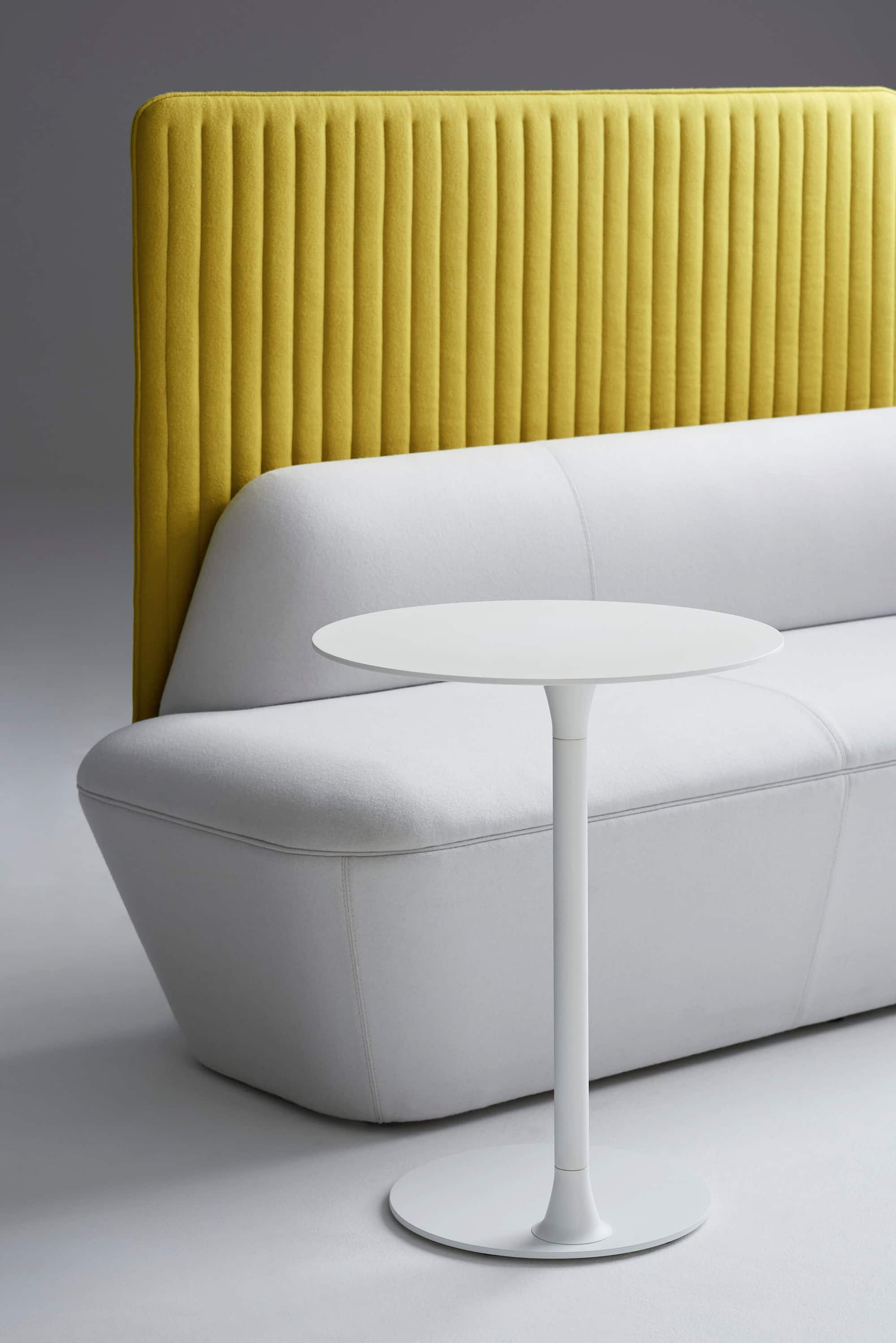 Q6 Lounge | Davis Furniture