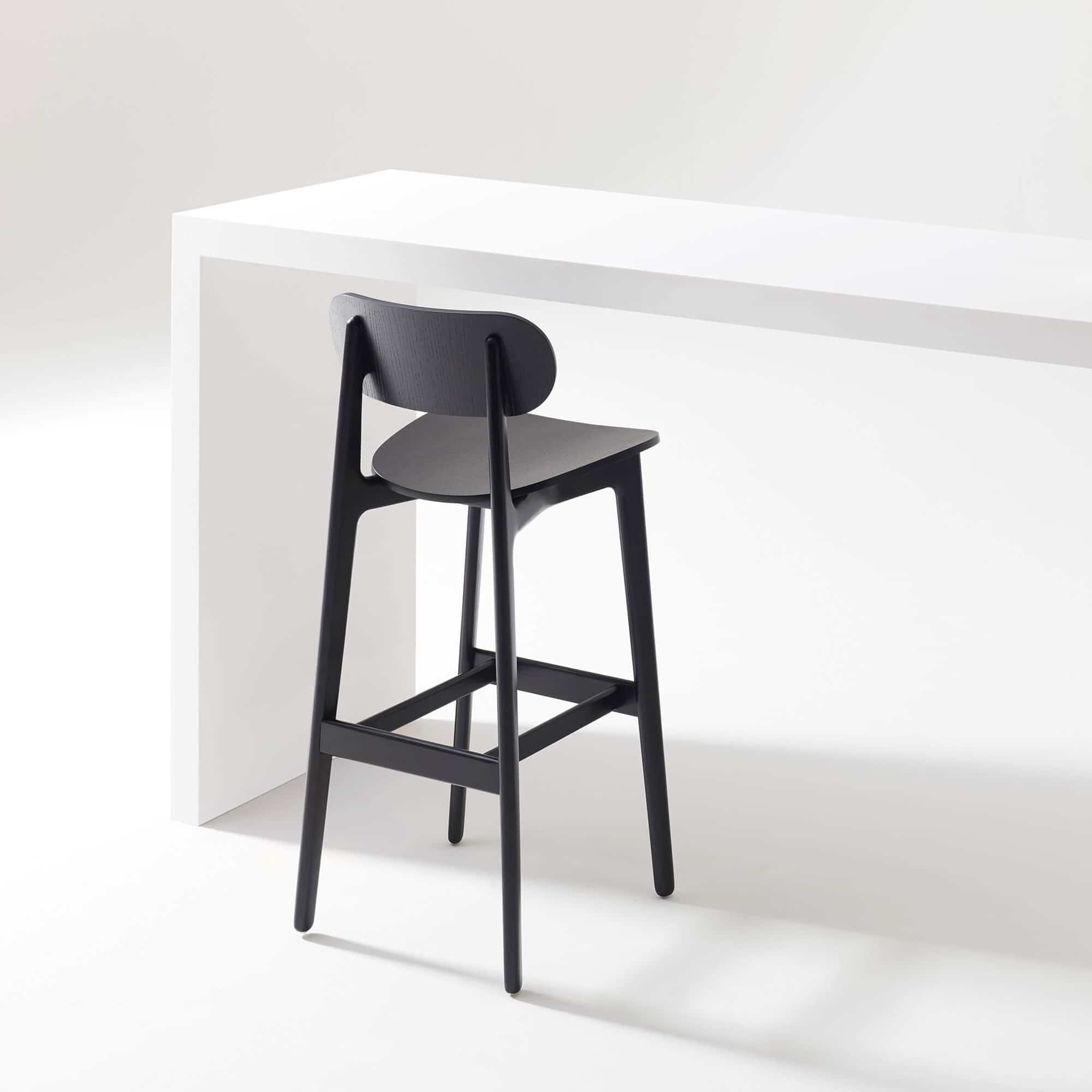 Prat Meeting | Davis Furniture