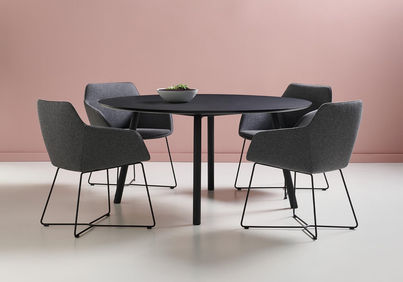 Inform Cafe | Davis Furniture