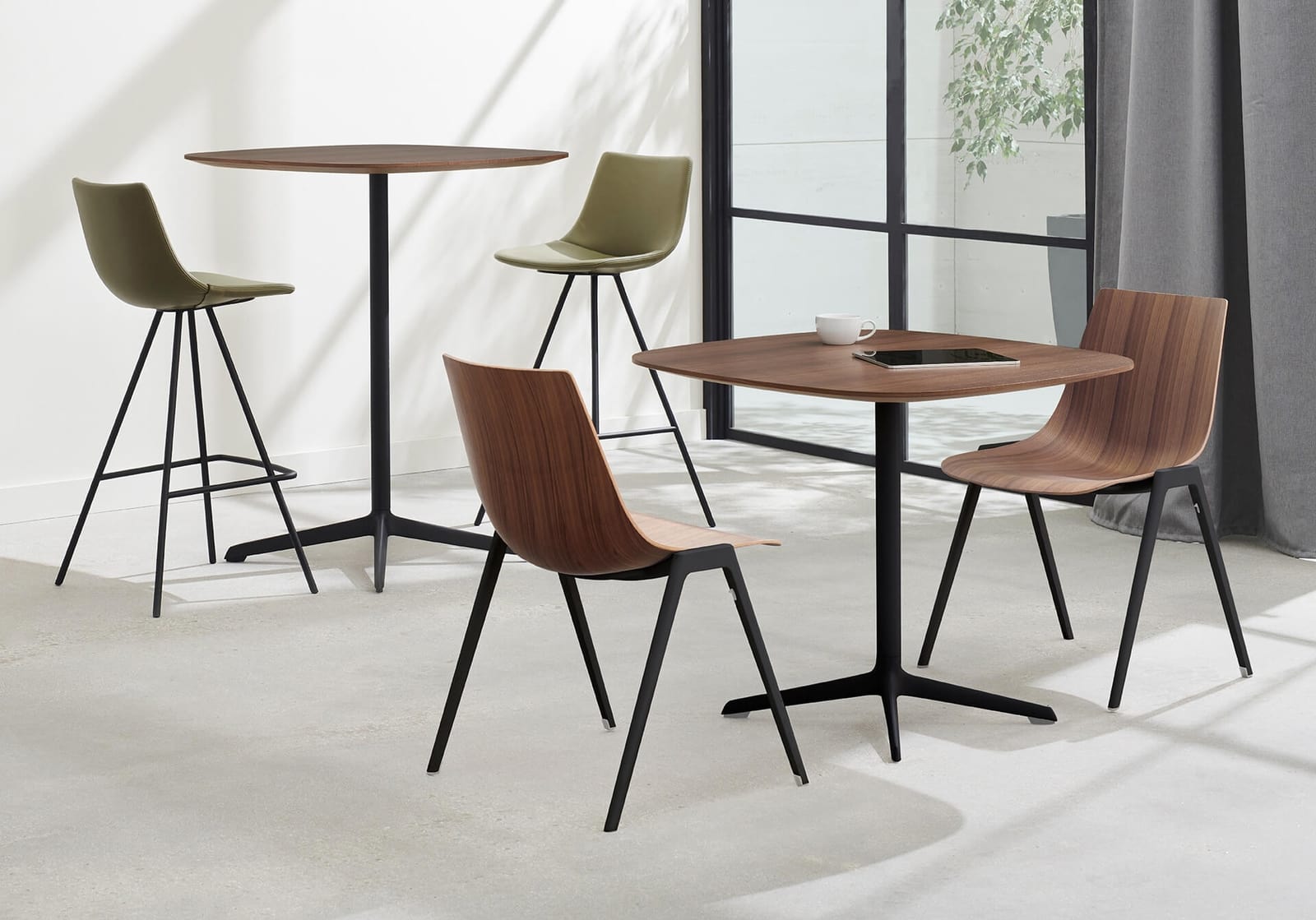 Luca Cafe | Davis Furniture