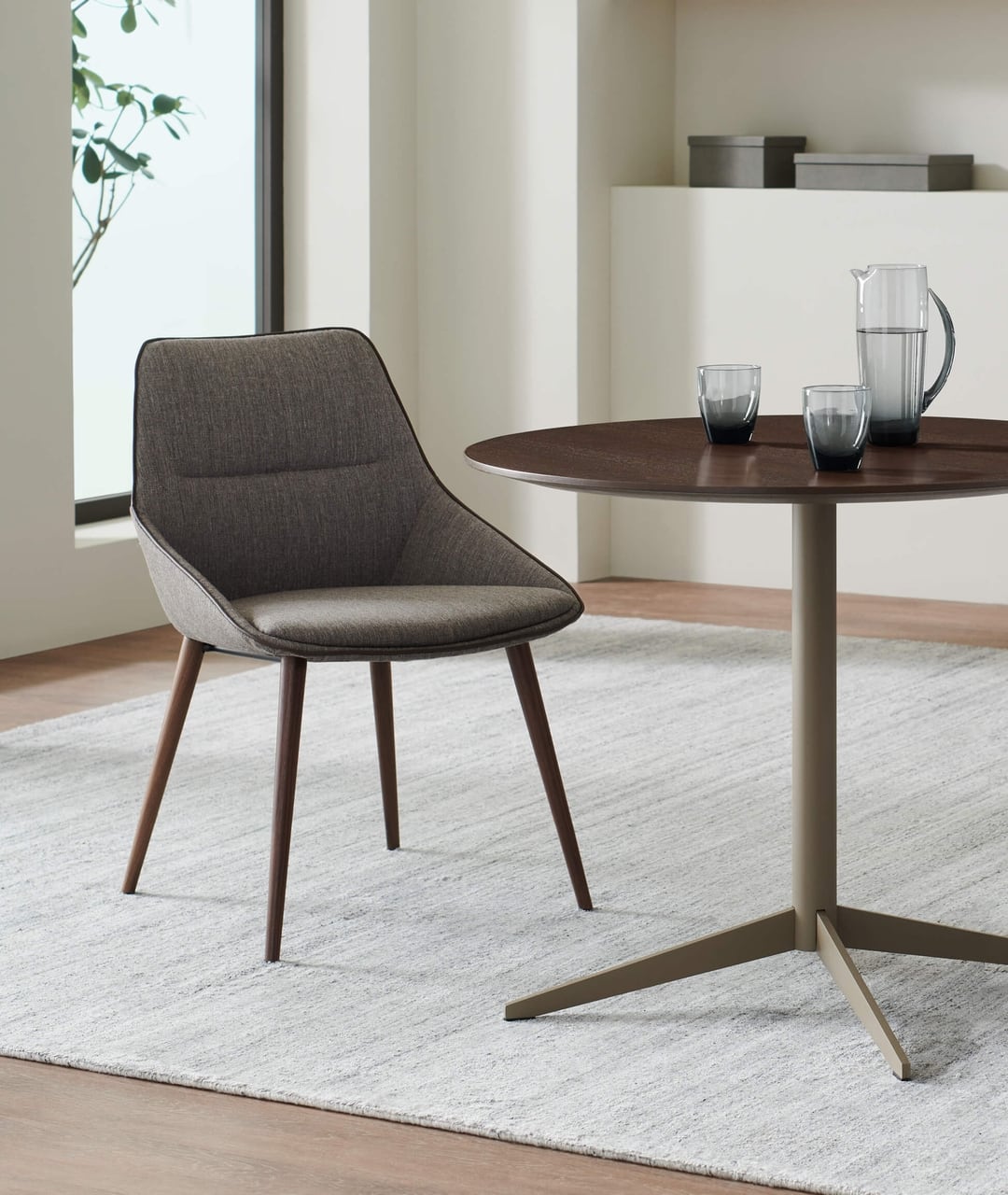 Sachet Guest | Davis Furniture