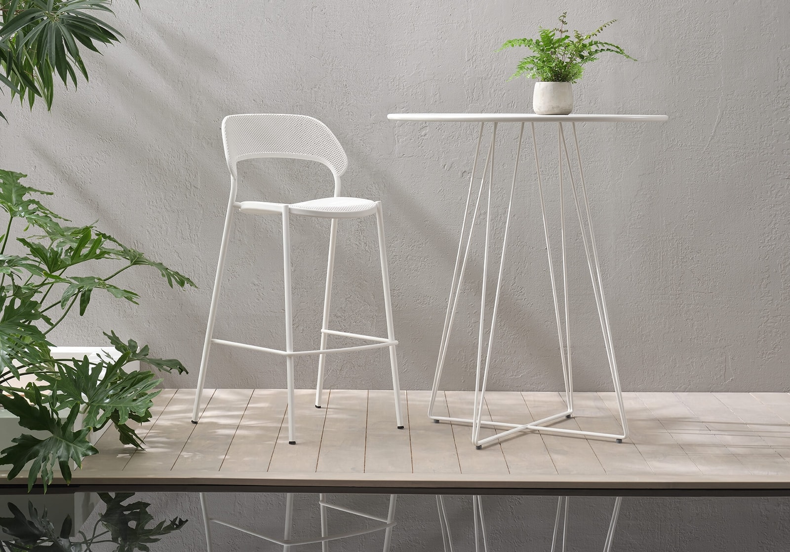 Ariel Steel Barstool | Davis Furniture