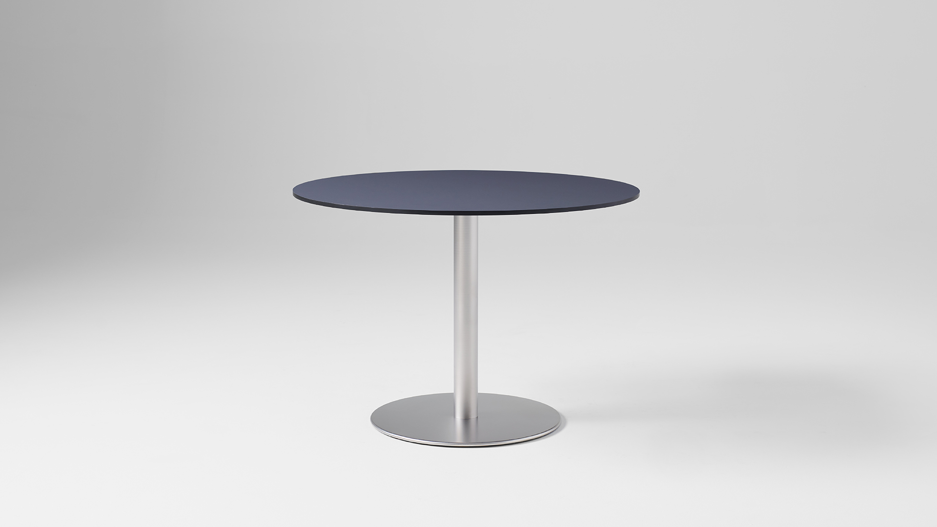 Outdoor Tables | Davis Furniture