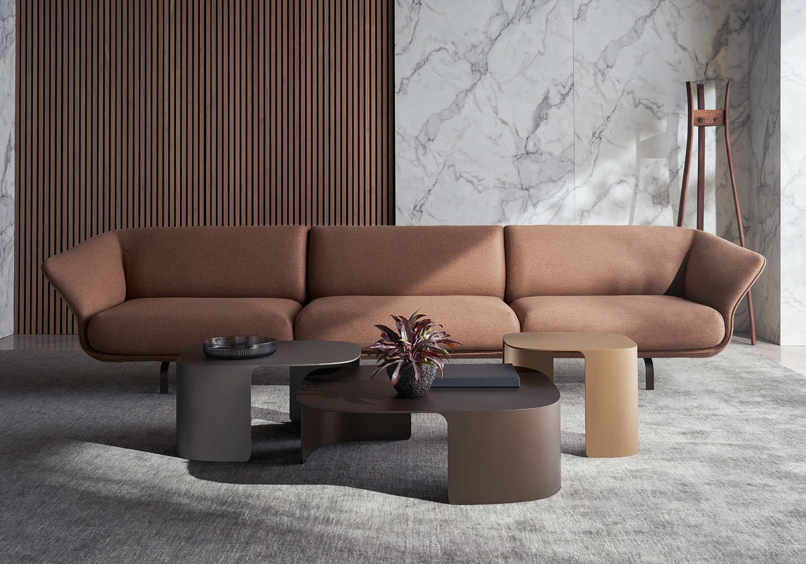 Capas | Davis Furniture