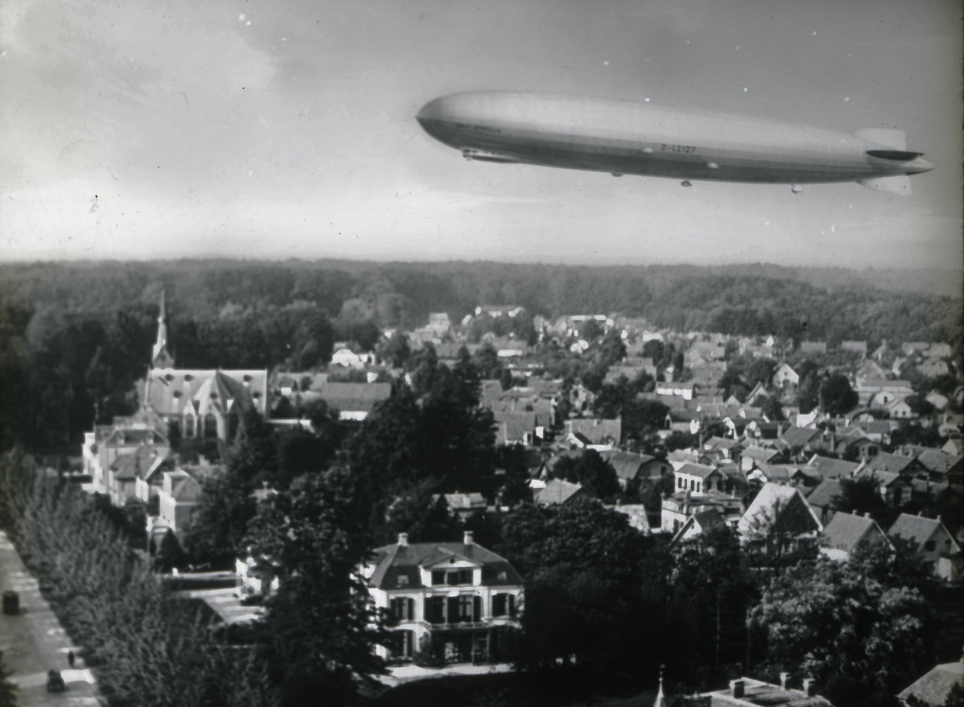 Een zeppelin boven Apeldoorn