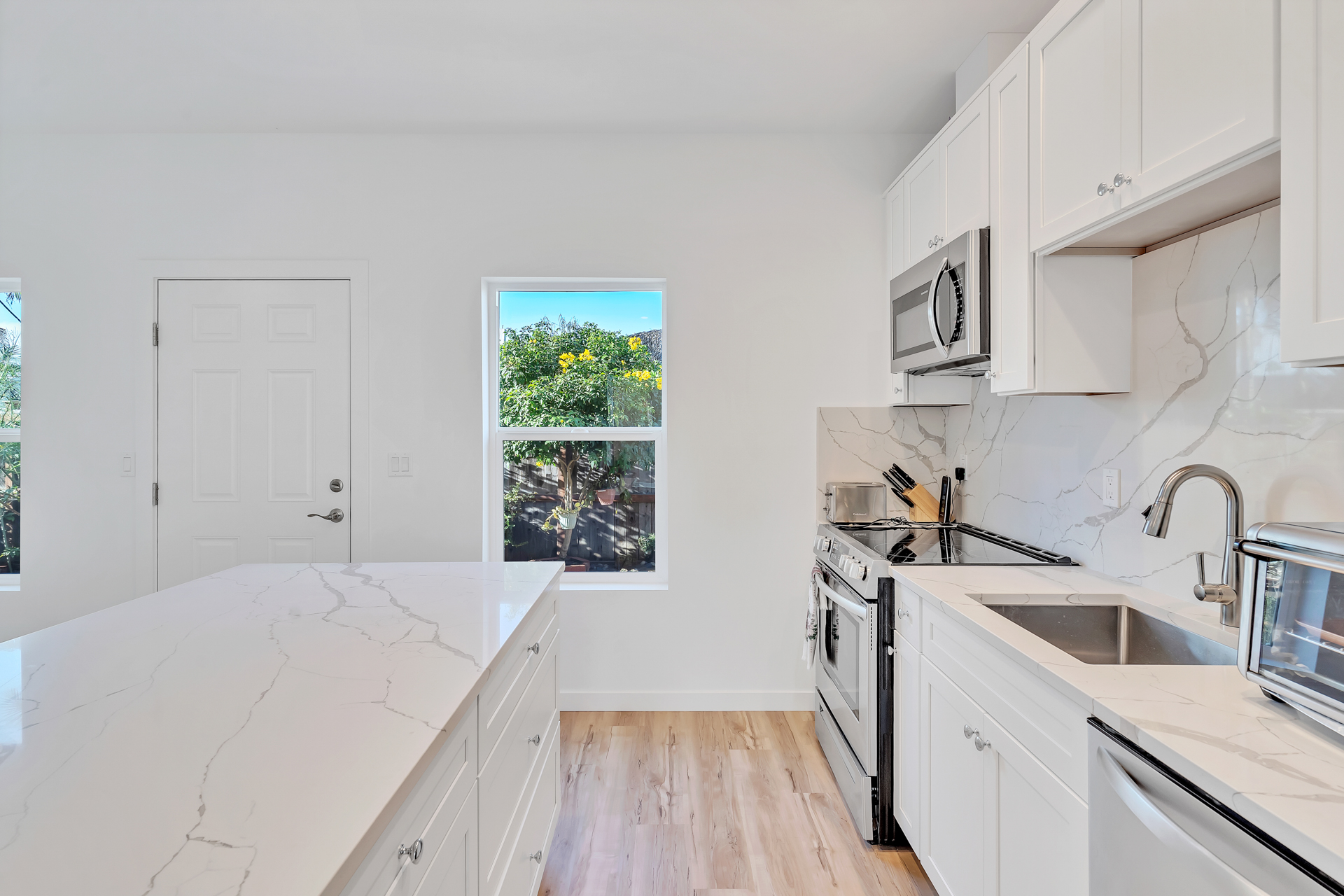 Snap ADU Two-Story 2b2b ADU | Dwellito ADU Plans