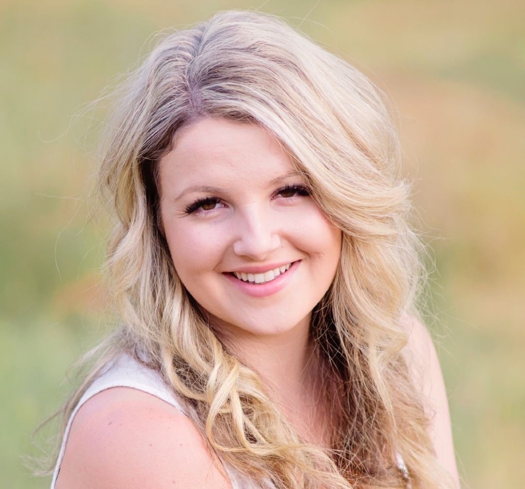 Sydney Young | HoneyBook Pro Marketplace