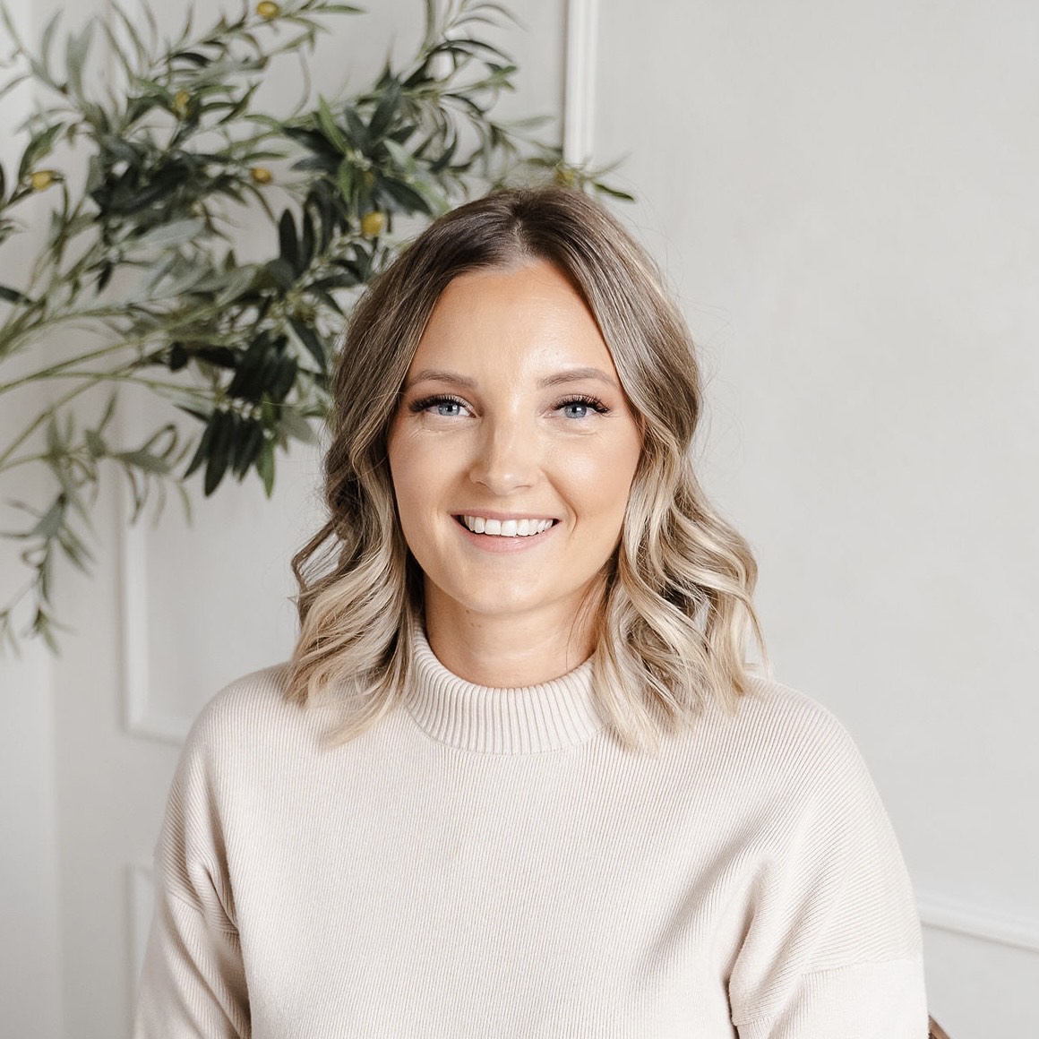 Karly Whitaker | HoneyBook Pro Marketplace