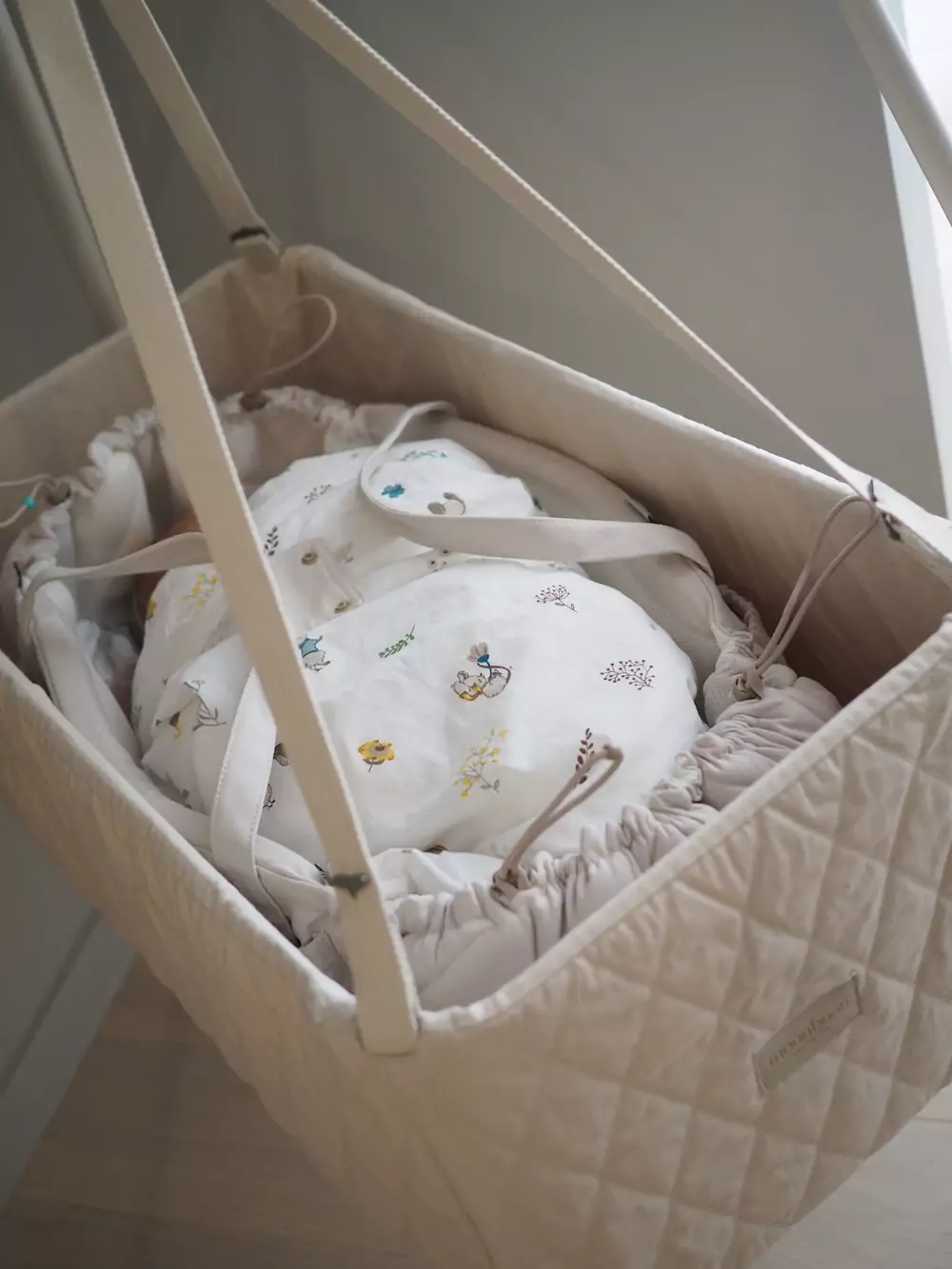Foreldresiden har testet Moonboon vugge med flat bunn