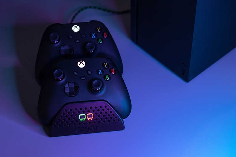 Twin docking station for Xbox X - The UK's best selling | Venom