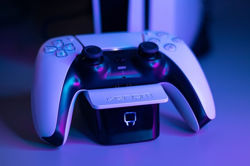 Twin docking station for Xbox X - The UK's best selling | Venom