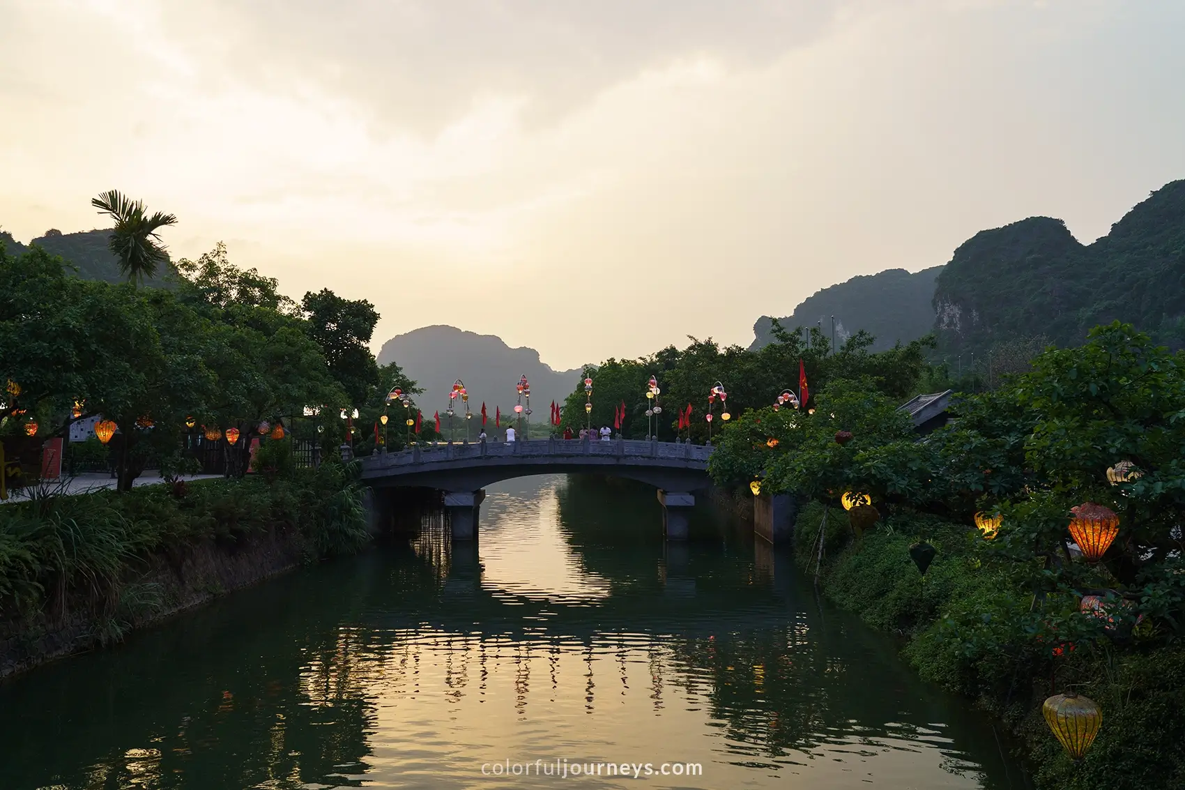 Trang An Boat Tour: Best Route, Prices, & Tips