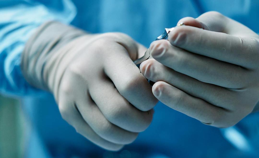 Day in the Life of a Surgical Tech: Hours, Schedule, & More