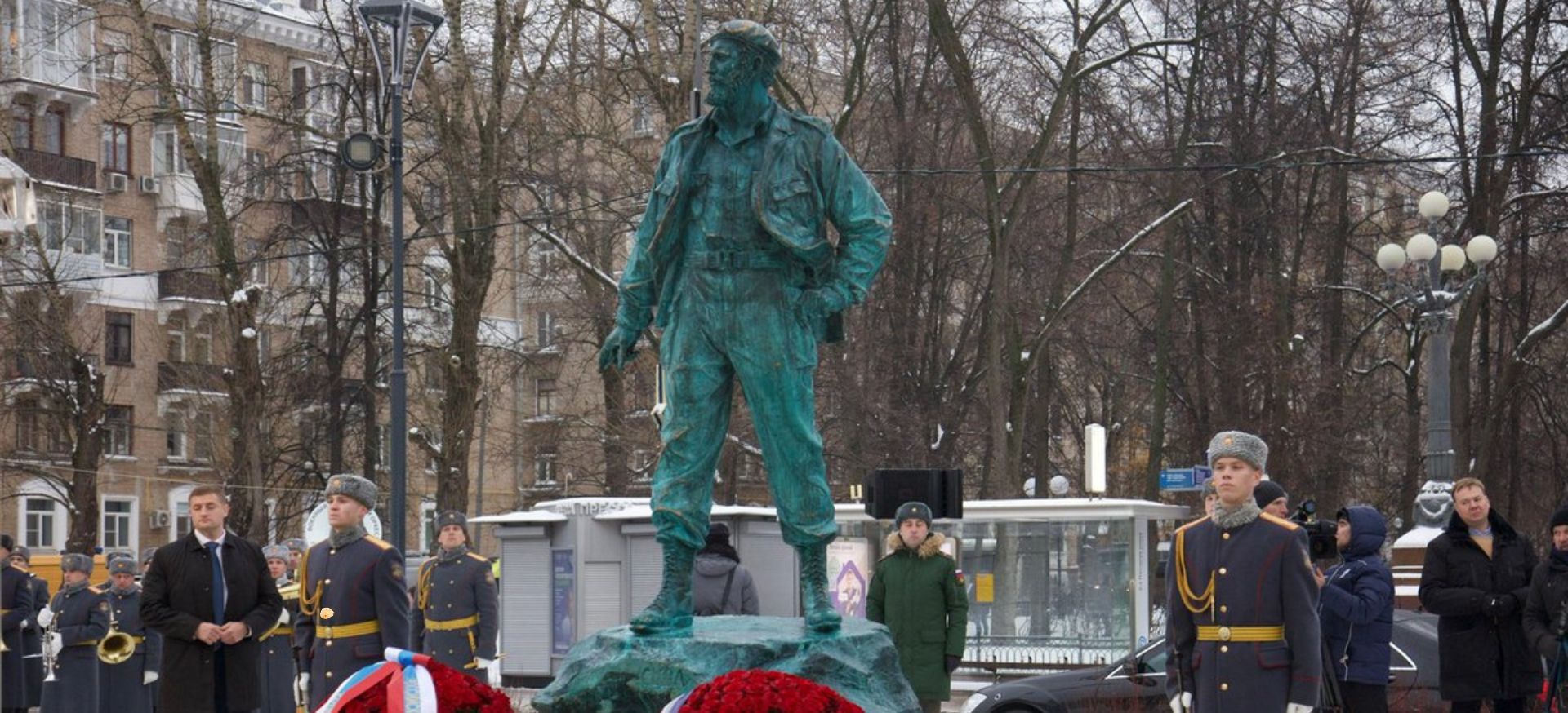 Fidel Castro ganha estátua de presidente Putin em Moscou