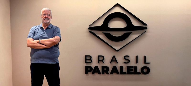 Márcio Seixas, a voz de "Versão brasileira, Herbert Richers", faz ...