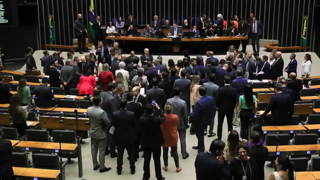 O Decálogo de Lenin é real? Entenda o Pensamento Comunista