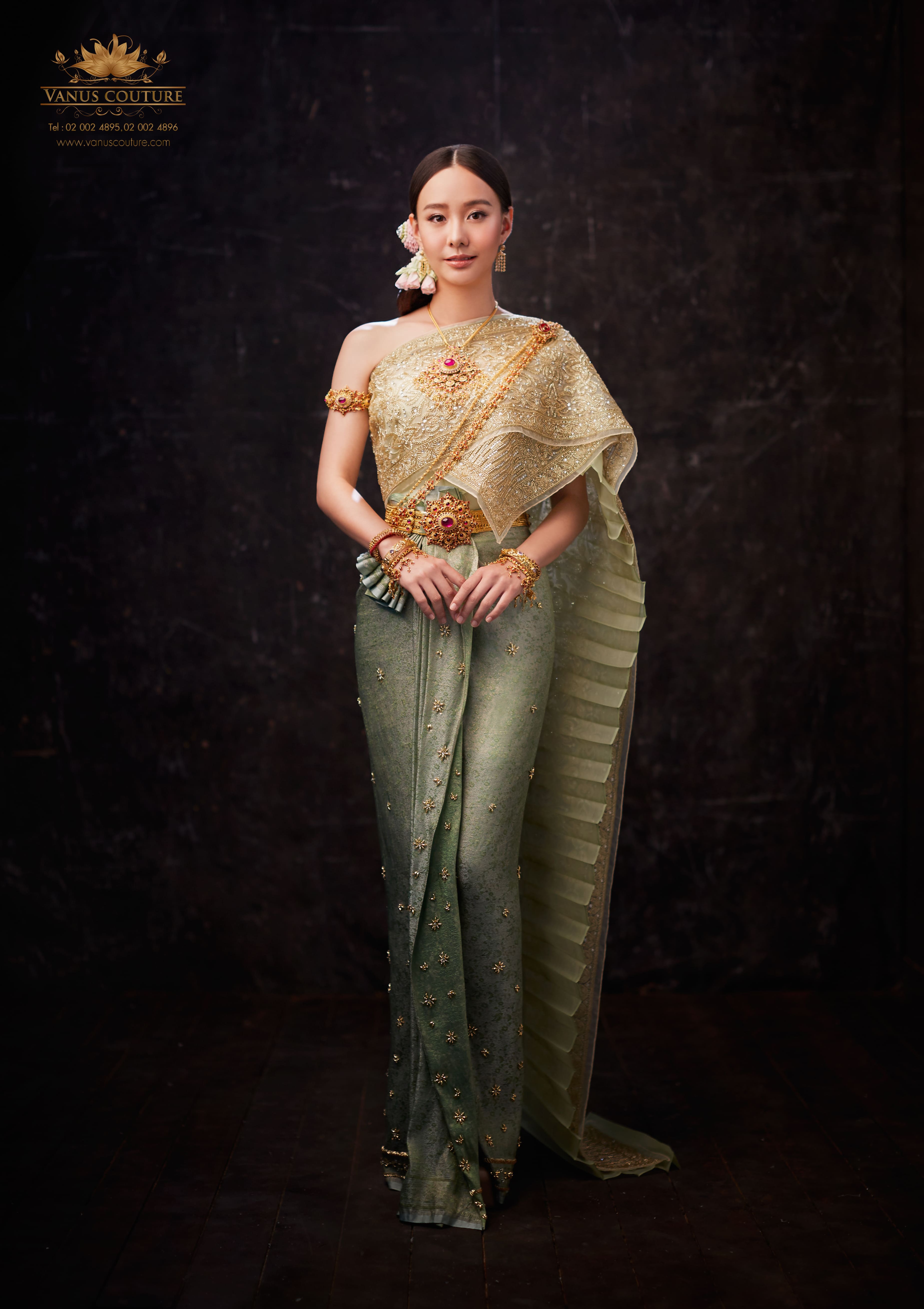 Thai traditional dress - Toey 05
