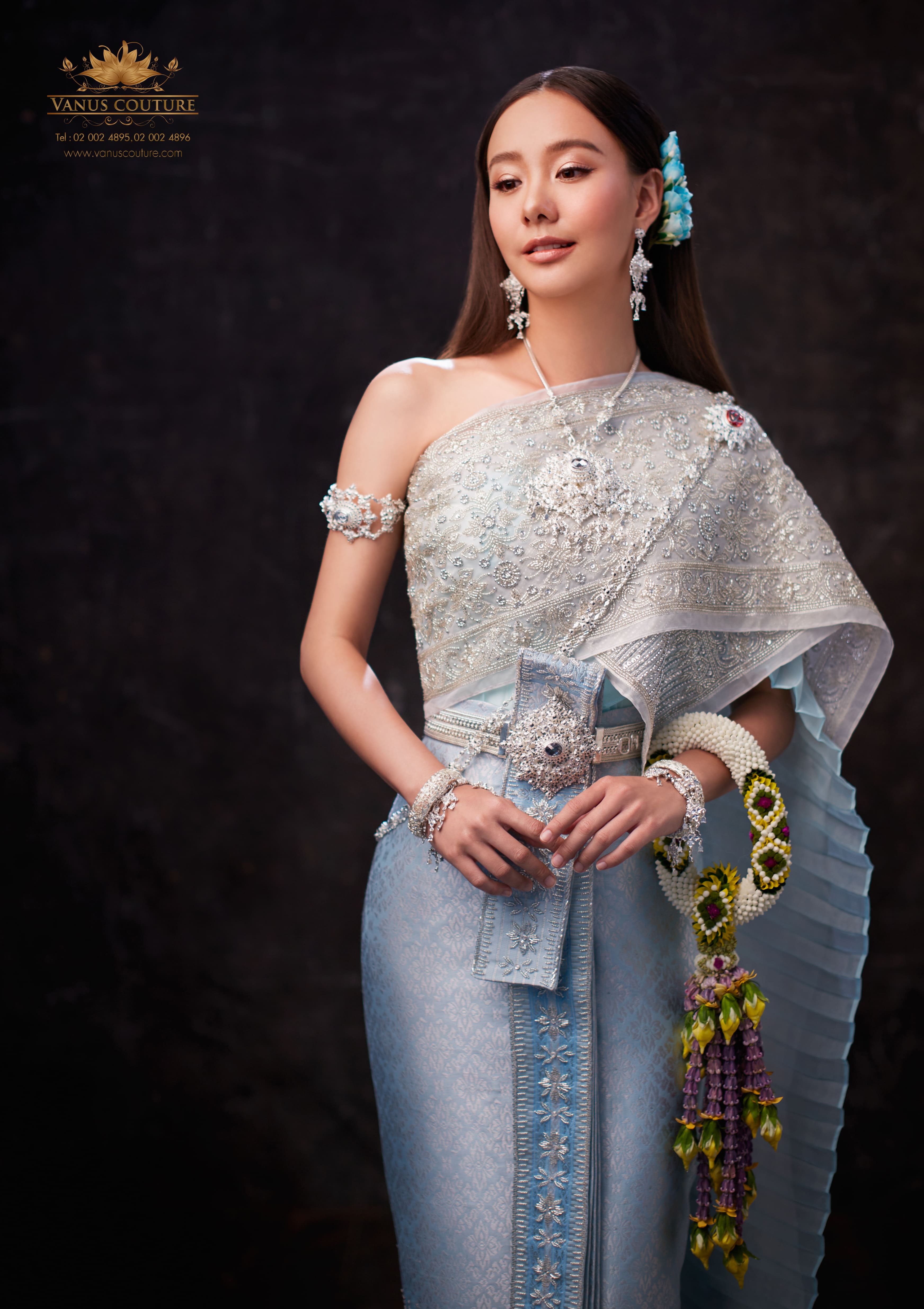 Thai traditional dress - Toey 05