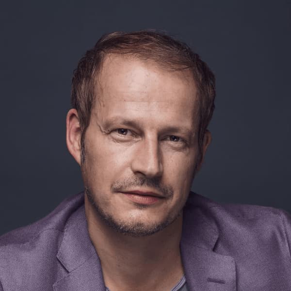 Buzzard - Race for schools