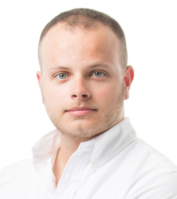 Episode 7: How to sell and grow your SaaS in niche closed markets ...