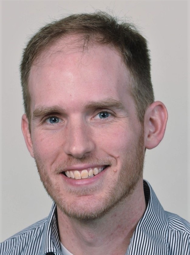 Dynamic response of microbial communities to change