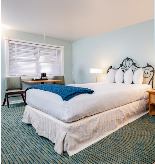 Victorian Inn | Classic Queen