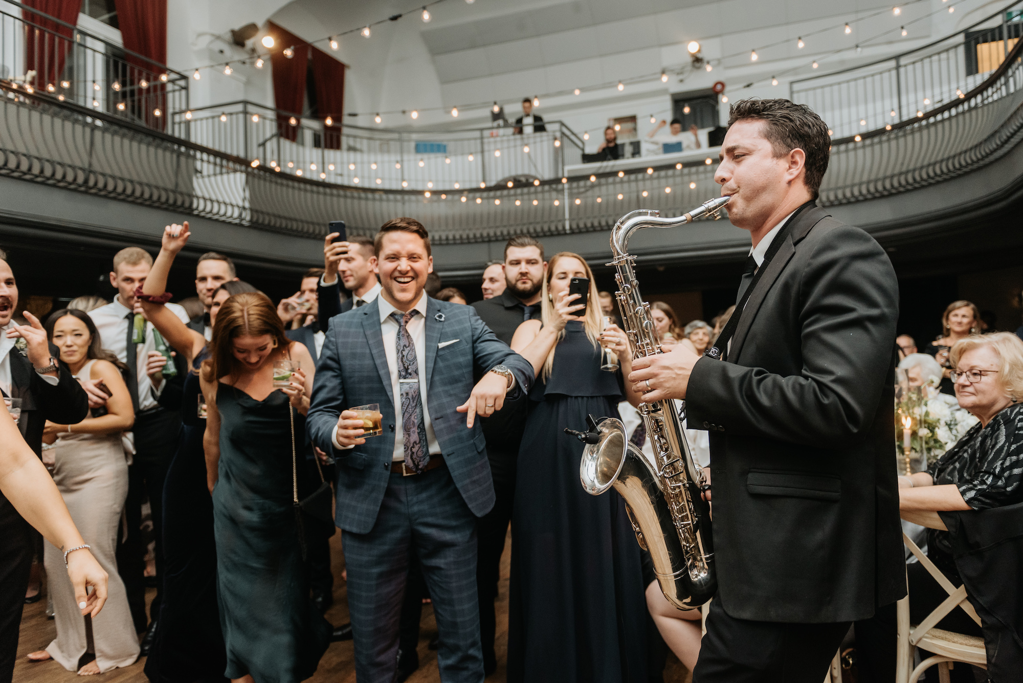 Working With a Music Agency vs Hiring Musicians Directly | St. Royal