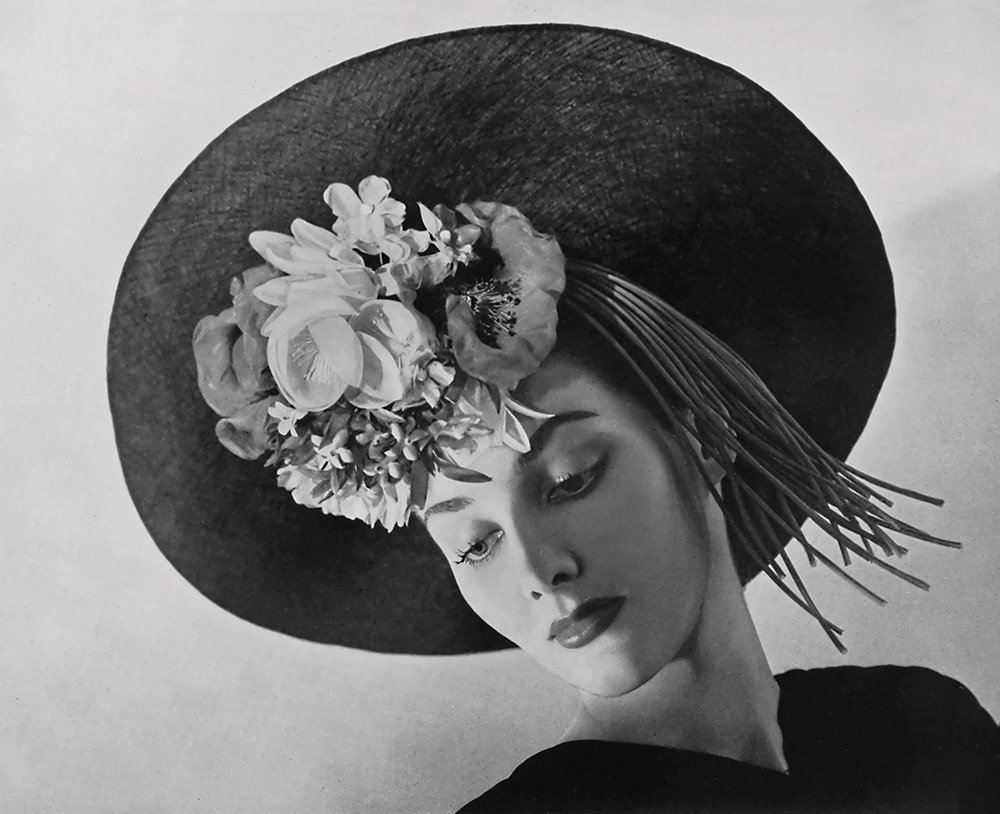 Fashion - works by photographer George Hoyningen-Huene