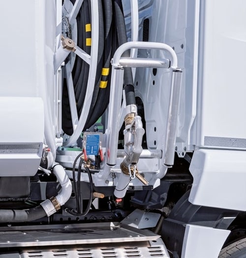 Straßentankwagen | Esterer Fahrzeugaufbauten