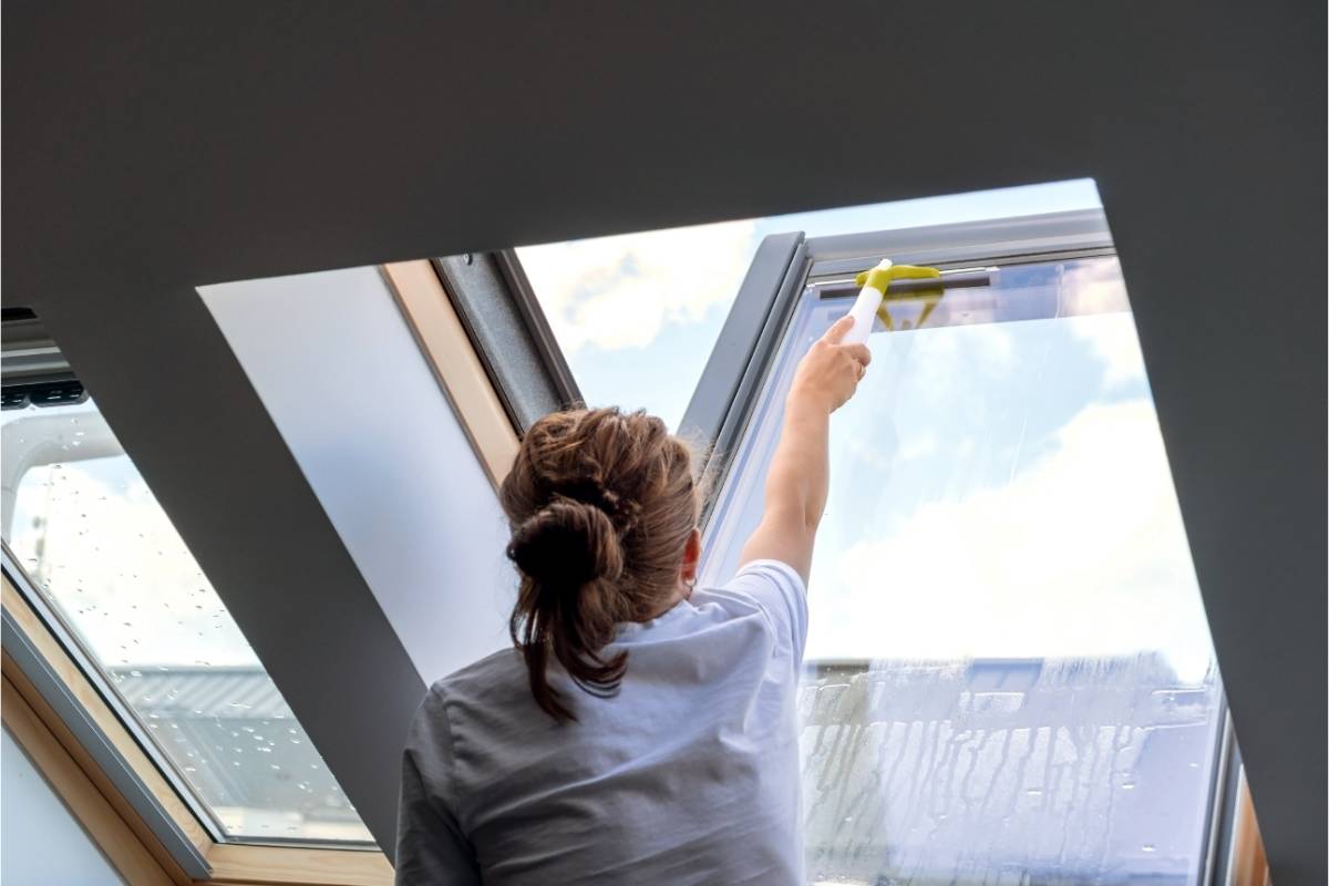 How to Clean Skylight Windows From Inside [2024 Guide]
