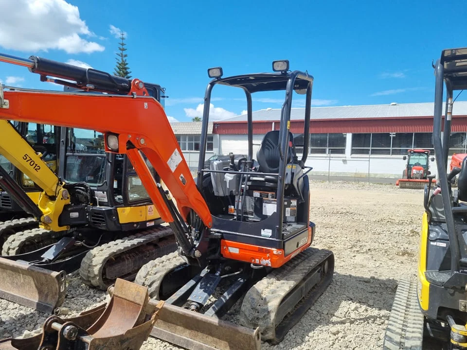 Rental tip: How to decrease the width of the tracks on a mini digger