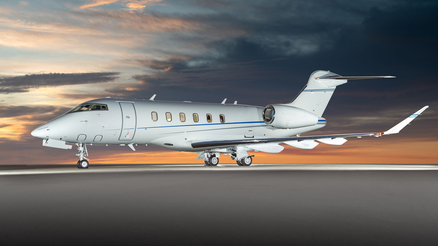 Challenger 350 Private Jet - 8 Passenger Private Jet Flights & Rates ...