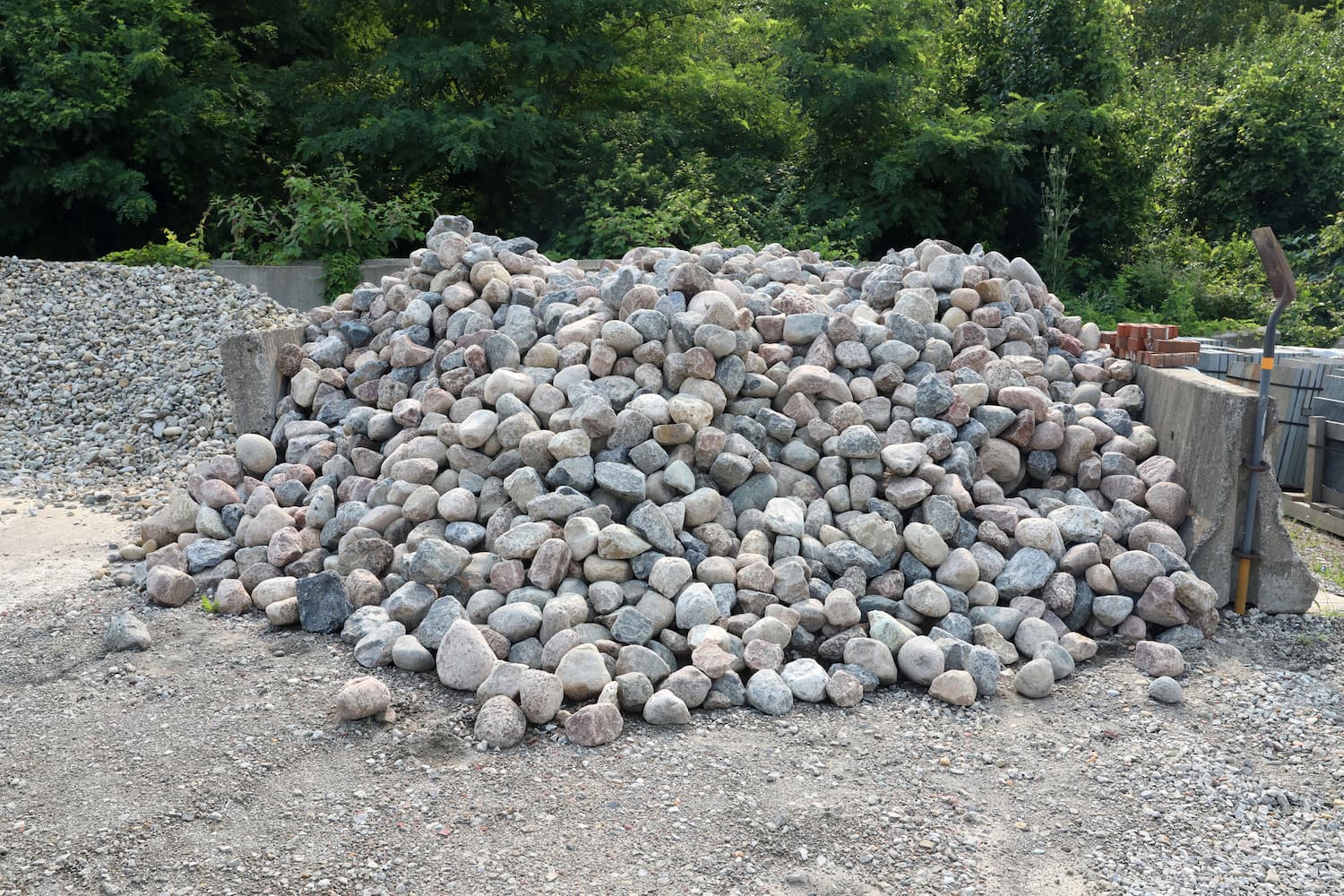 Granite 4" - 8" (River Jacks) | Boulders | Stone Center