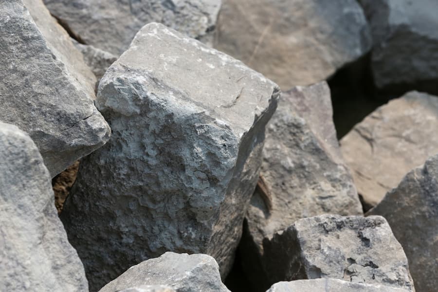 Cultured Stone vs Natural Stone Veneers: Key Differences | Stone Center