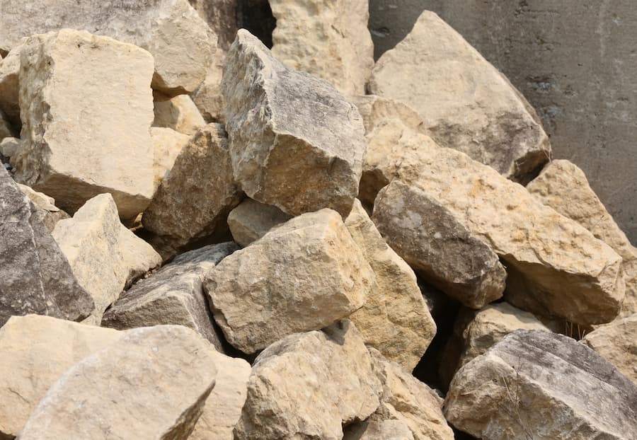 Cultured Stone vs Natural Stone Veneers: Key Differences | Stone Center