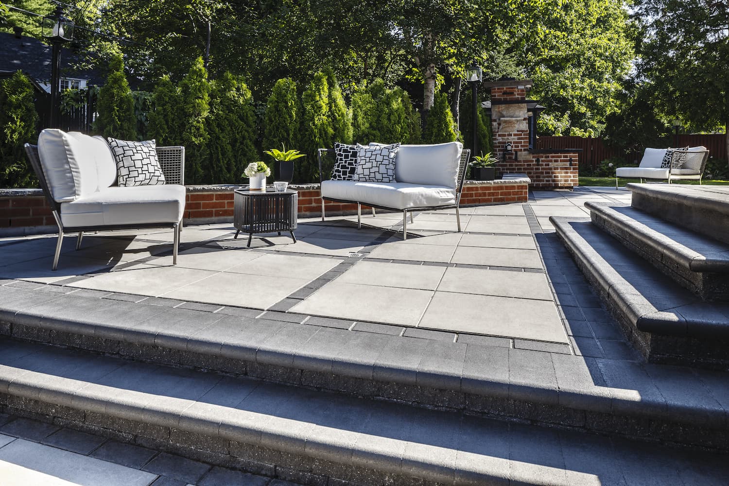 Bullnose Coping, Shale Gray & Onyx Black | Techo Bloc - Bullnose Coping ...