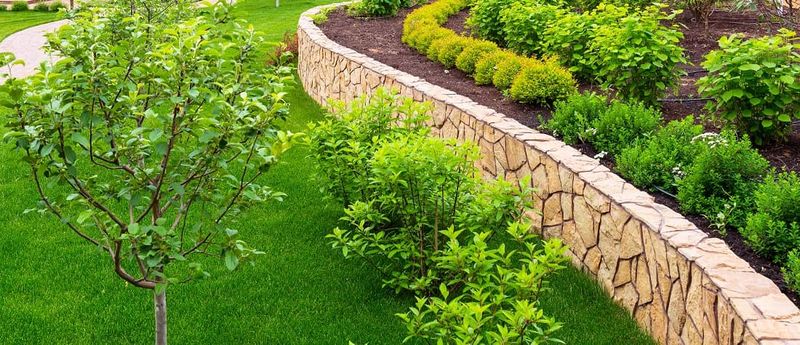 How to Build a Stone Retaining Wall: a Complete Guide | Stone Center