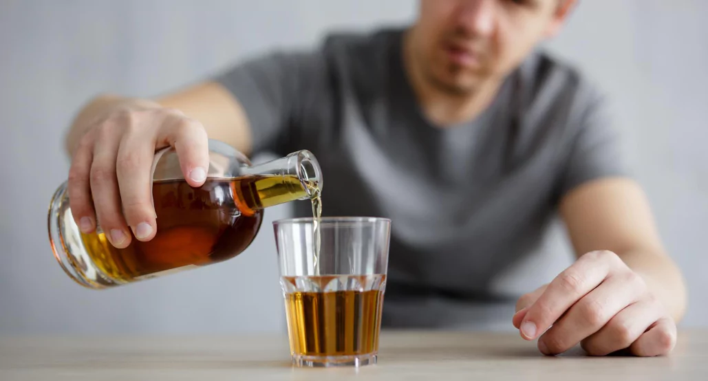 What Is Gray Area Drinking? The Symptoms, Risks and How To Stop