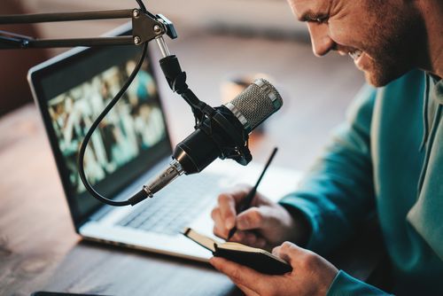 6 Podcast Training Courses: Learn to Be the Best Podcaster | Descript ...