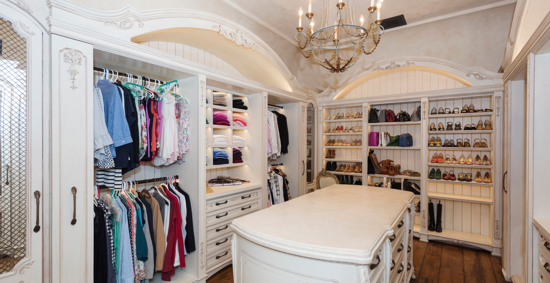 French Walk In Closets Design