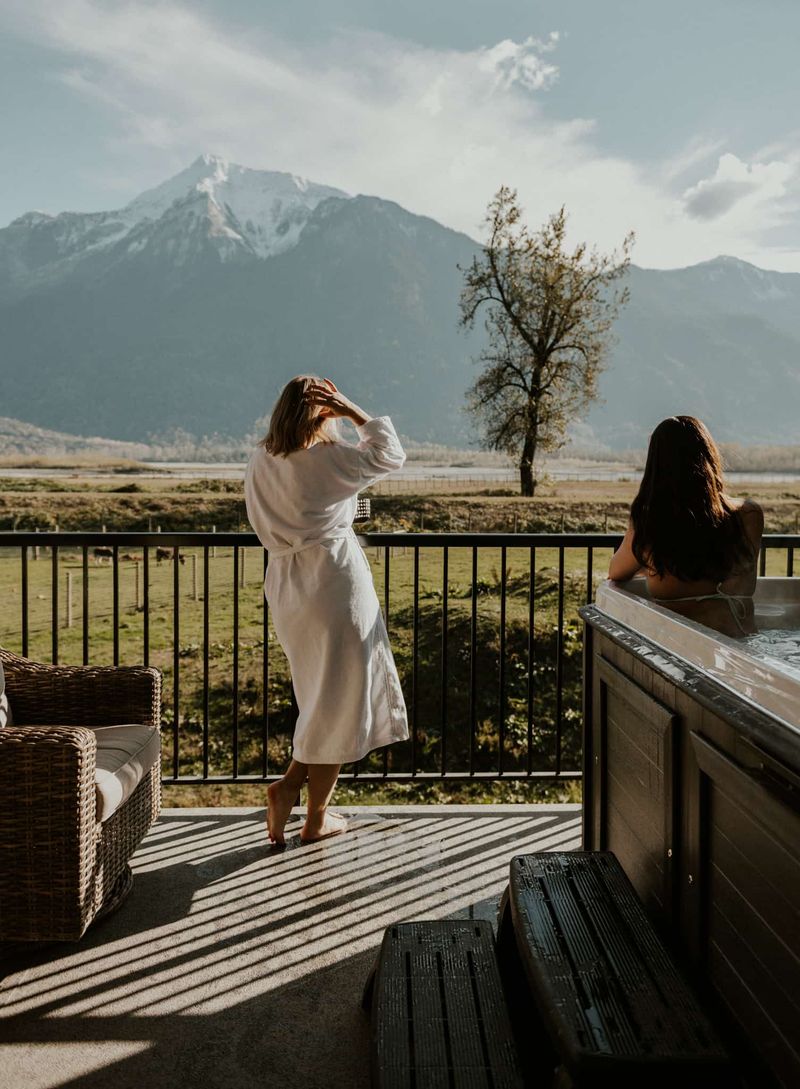 The Lodge Photo Gallery | Fraser River Lodge