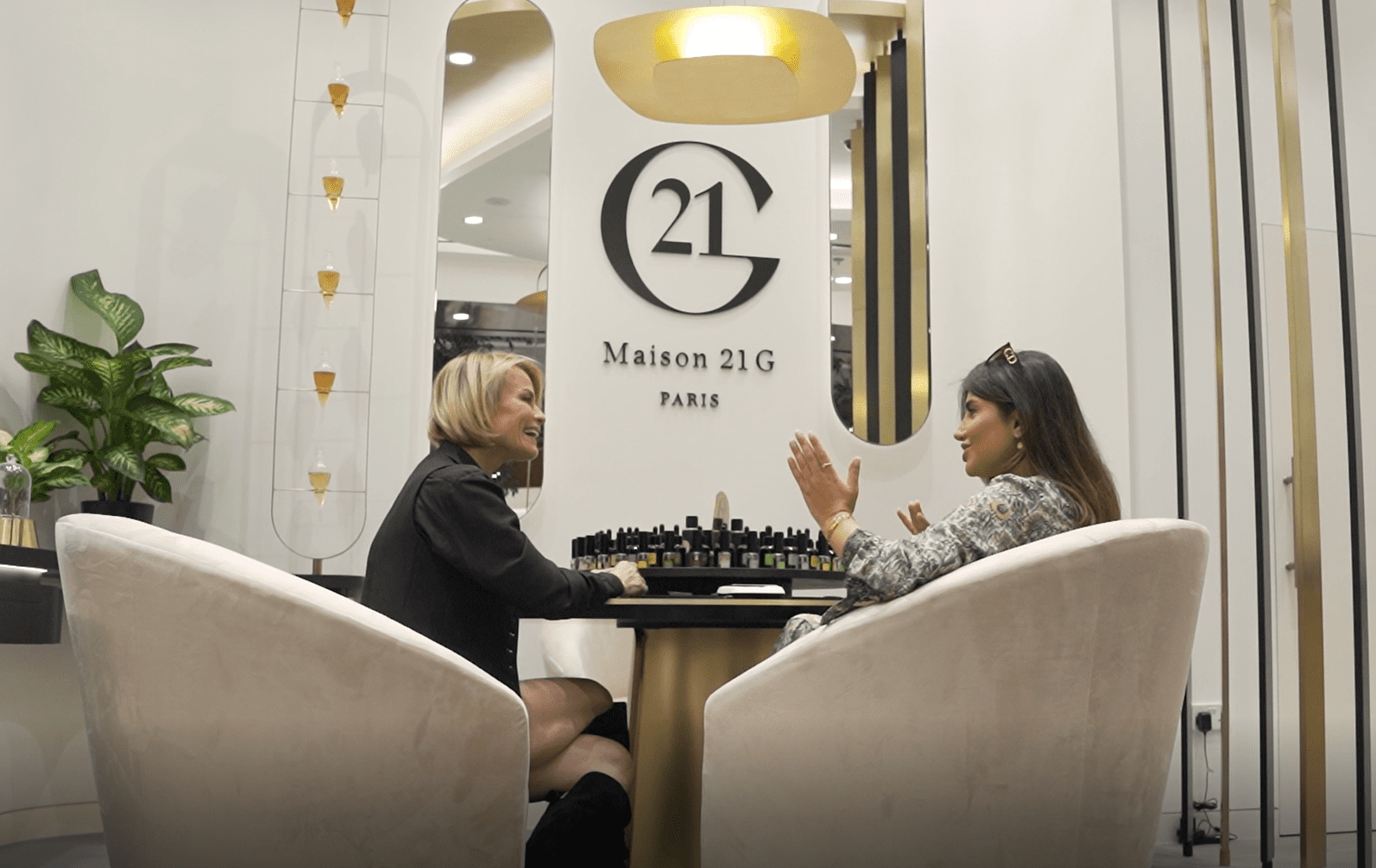 Create your own perfume. Perfume creator | Maison 21G