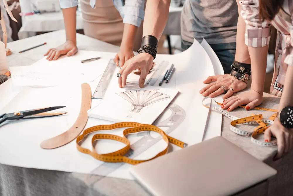 Tesina terza media sul "Mondo della moda" | Algor