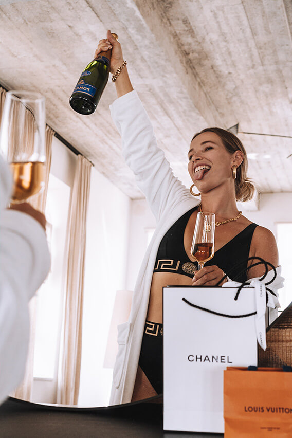 Christina Arntz | About