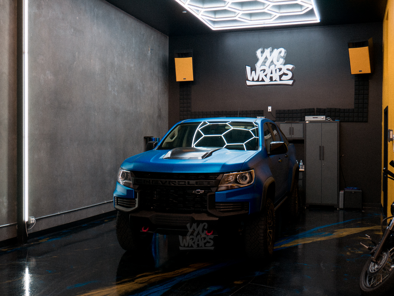 Chevy Colorado Zr2 - Vinyl Wrap