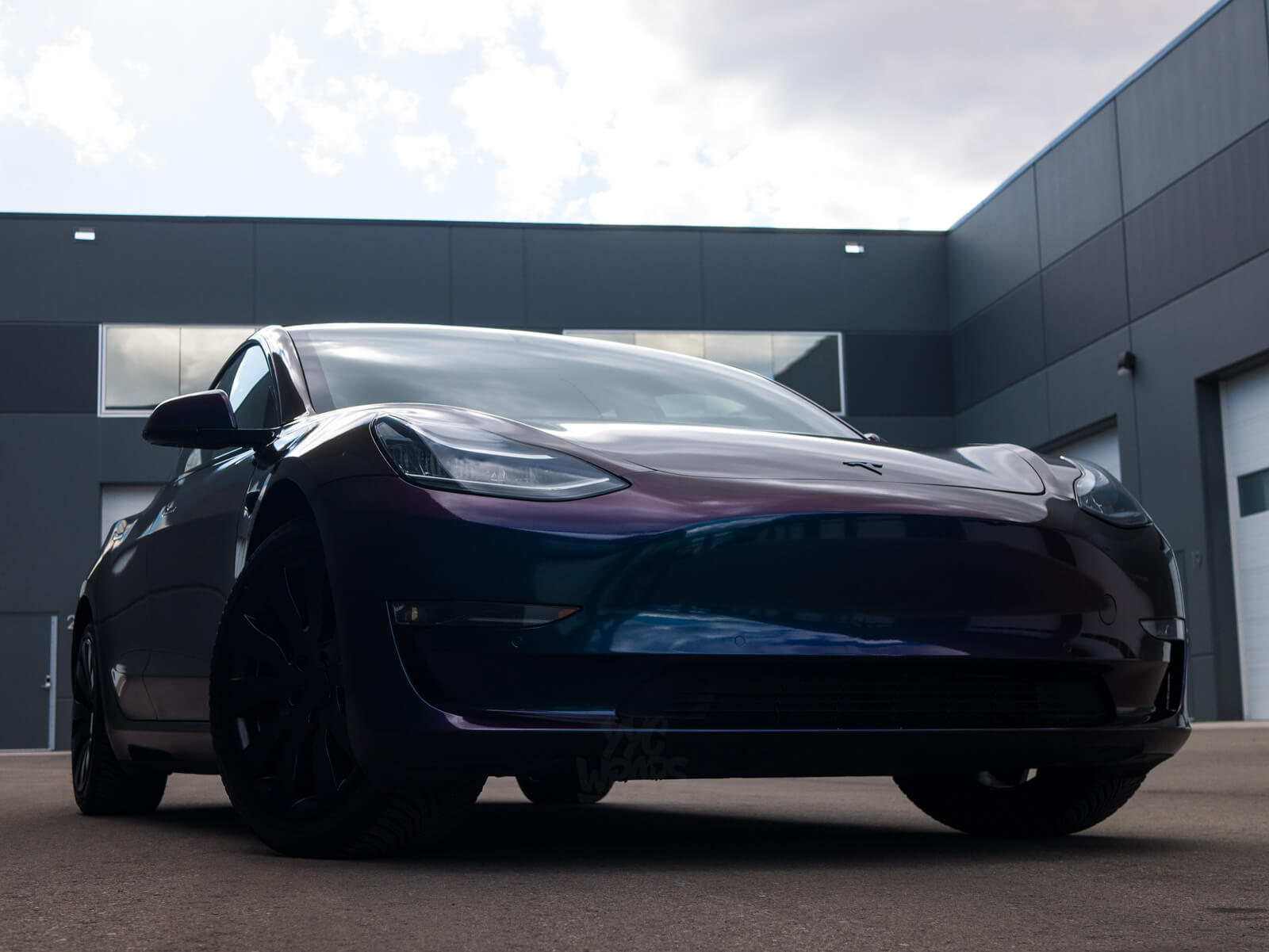 Tesla Model 3 vinyl wrap colourflip
