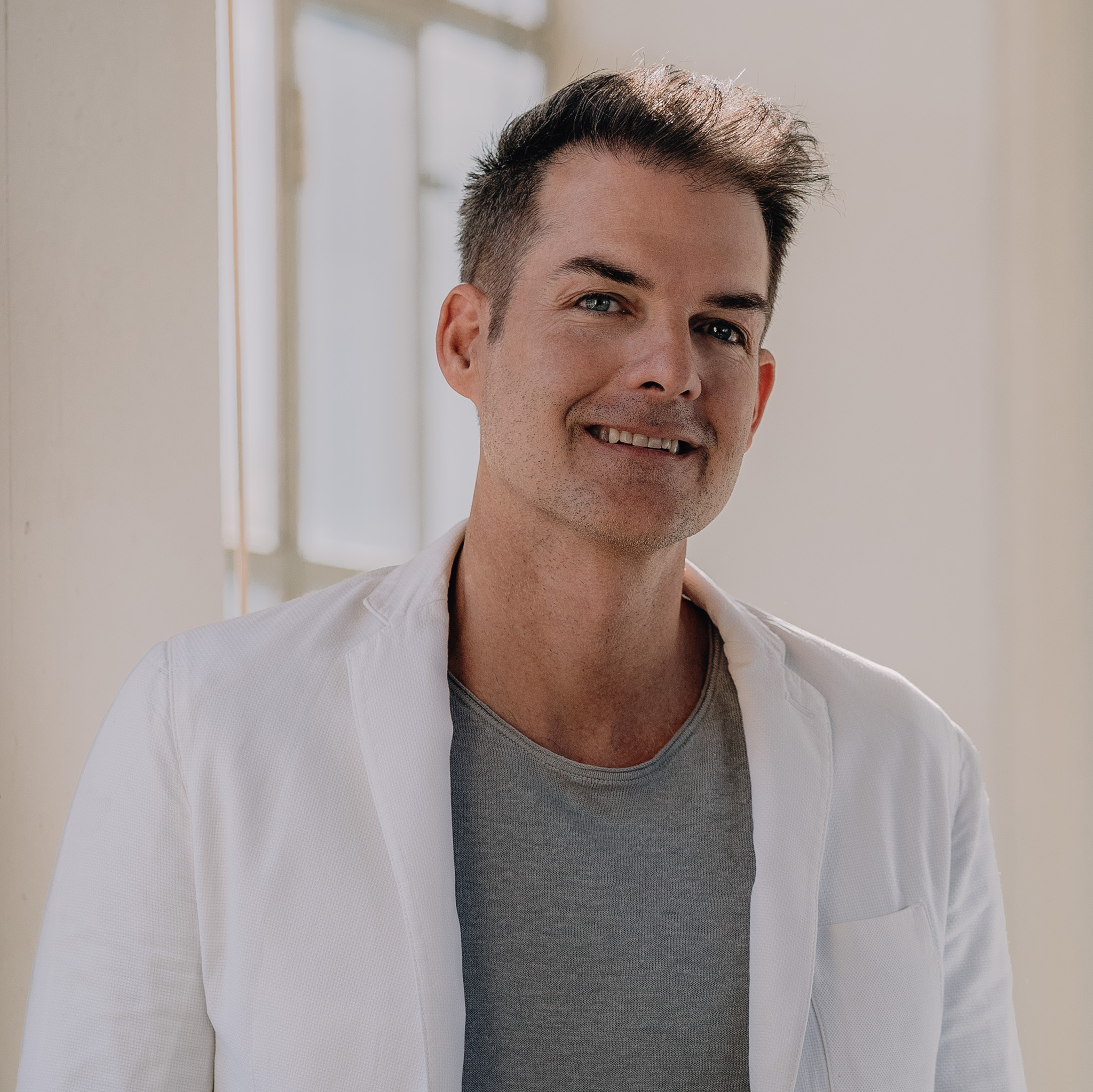 Jean-Paul Saija - COB & CEO ad interim Clanq AG