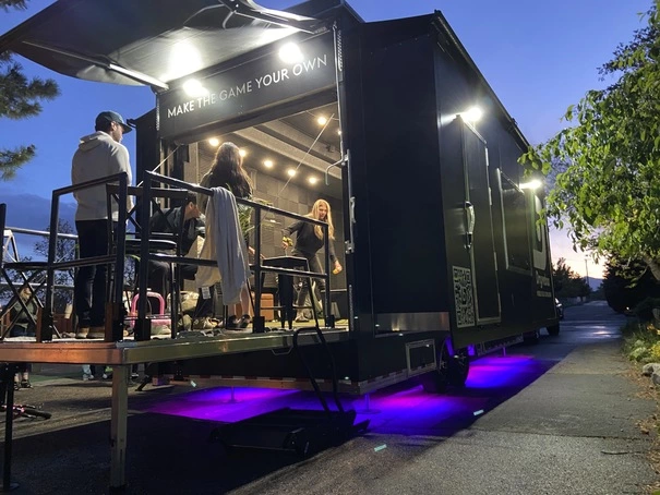 Atlanta Mobile Golf Simulator | Atlanta, GA - Dryvebox